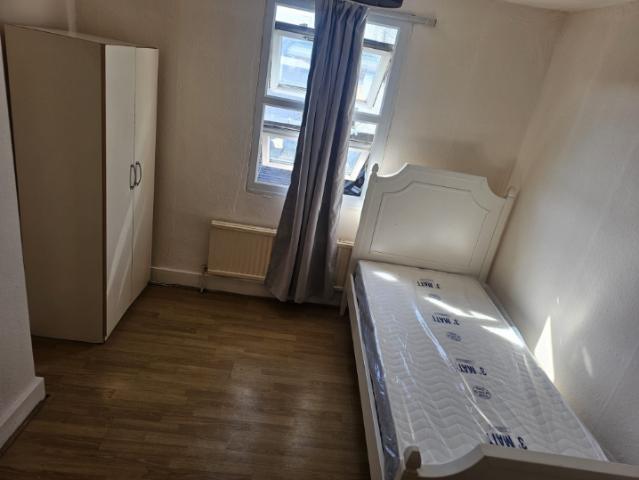 Apartment at Mordaunt Road, Greater London