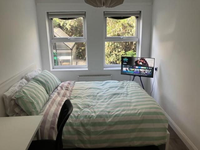 Apartment at Morecambe Close, Greater London