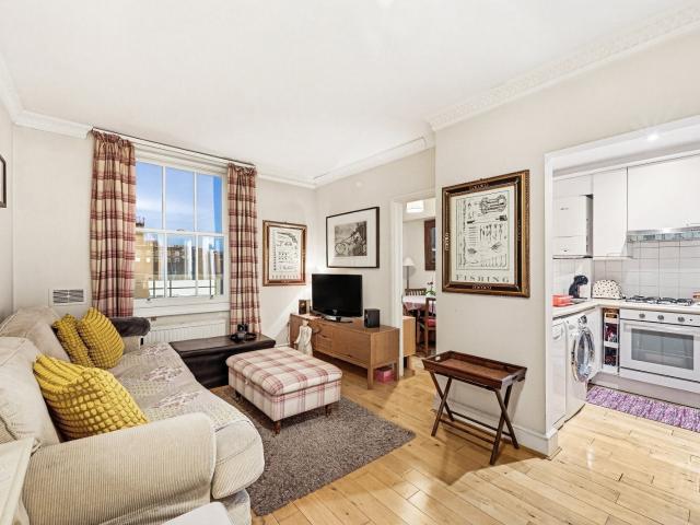 Apartment at Moreton Terrace Mews South, City of Westminster
