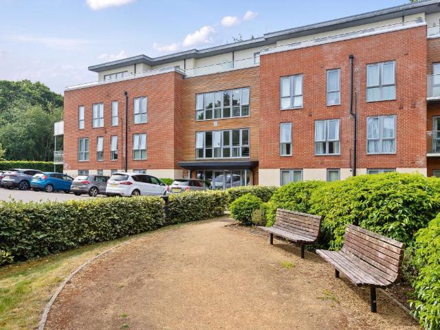 Apartment at Morewood Close, Sevenoaks