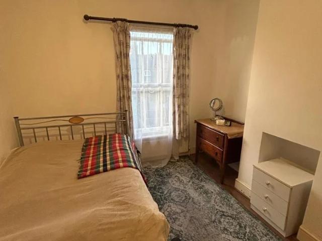 Room at Morley Avenue, Greater London