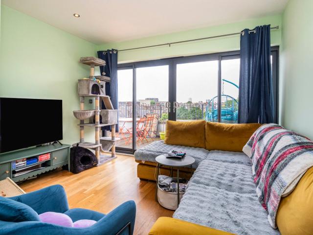Apartment at Morning Lane, Greater London