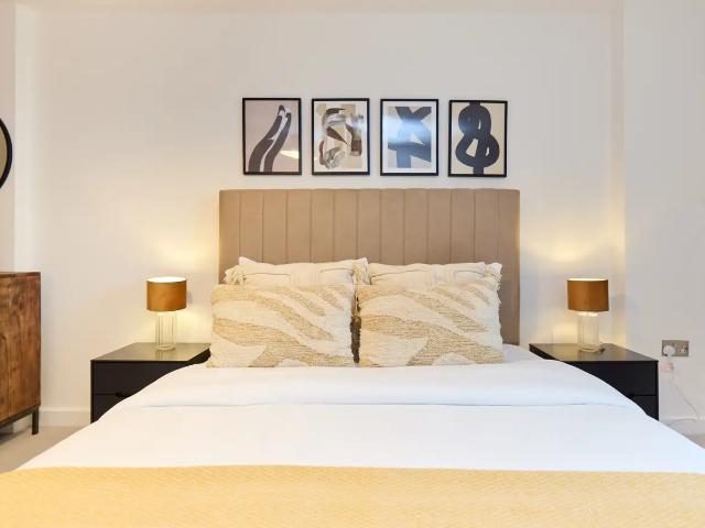 Apartment at Morning Lane, Greater London