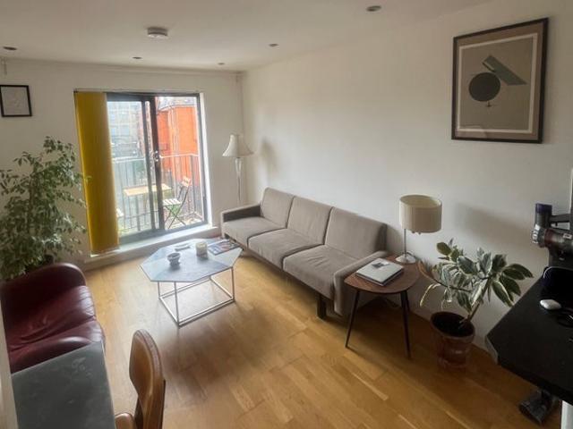 Apartment at Morning Lane, Greater London