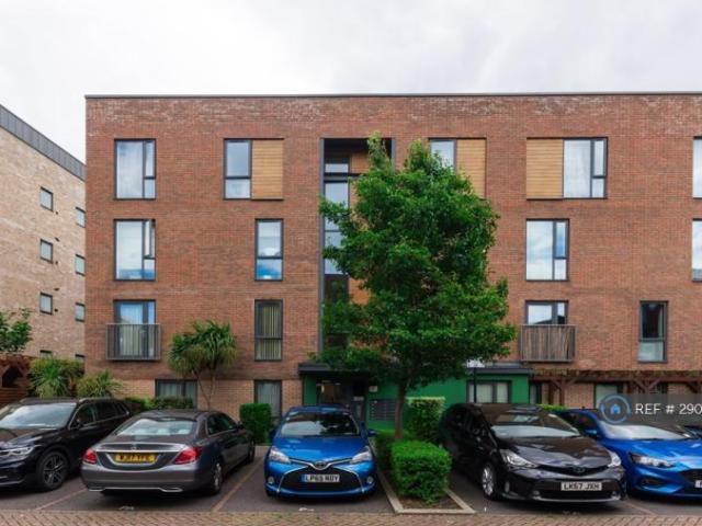 Apartment at Mornington Close, Greater London