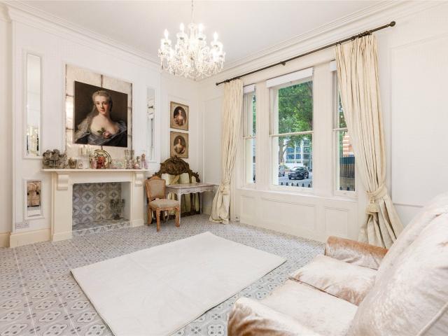 Apartment at Morpeth Terrace, City of Westminster