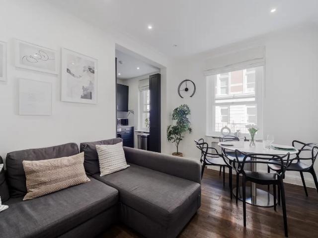 Apartment at Mortimer Street, City of Westminster