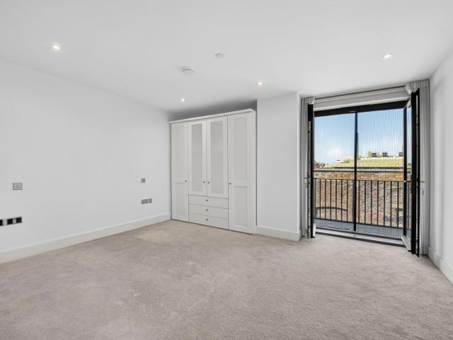 Apartment at Mortlake High Street, Greater London