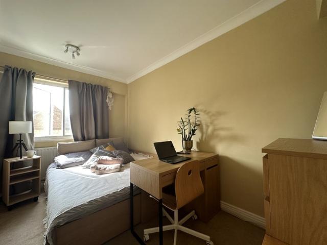 Apartment at Moscow Road, City of Westminster