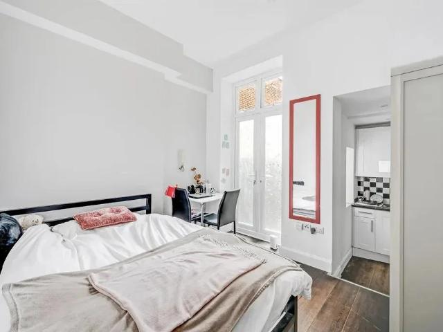 Apartment at Matheson Road, Greater London