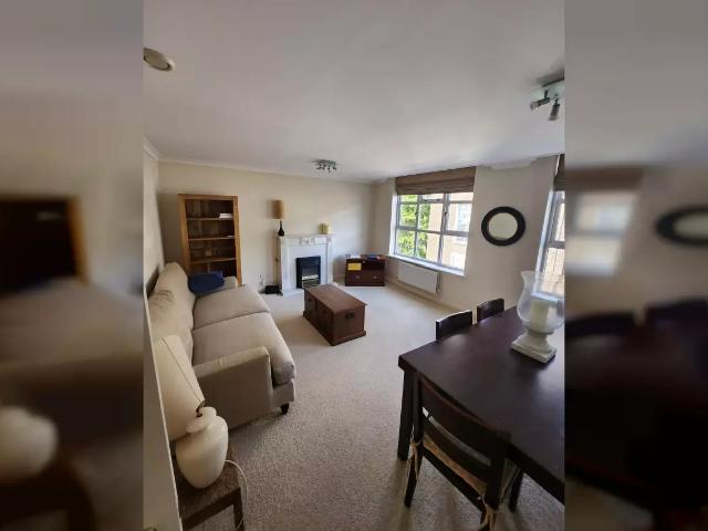 Apartment at Maunsel Street, City of Westminster