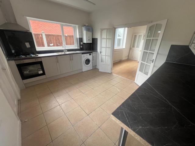 Apartment at Maybank Road, Greater London