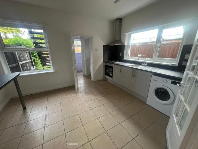 Apartment at Maybank Road, Greater London