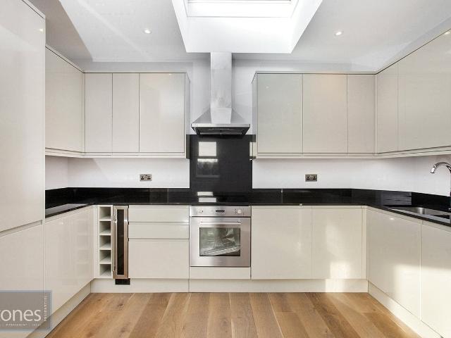 Apartment at Maybury Gardens, Greater London