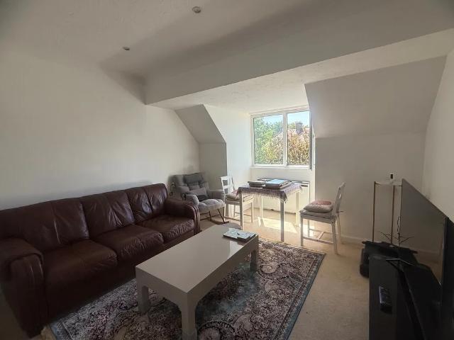 Apartment at Mayfield Avenue, Greater London