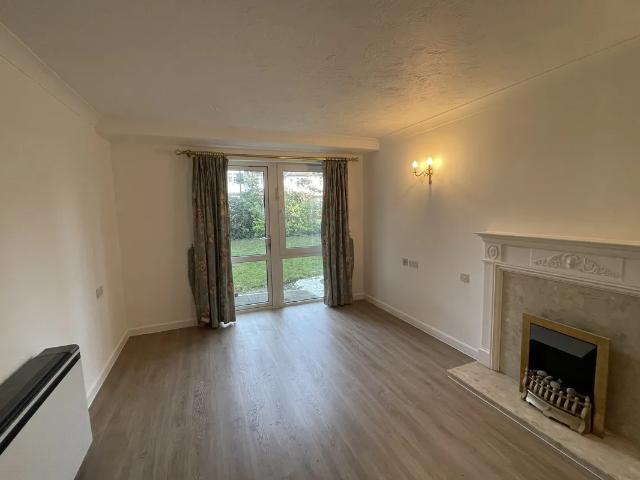 Apartment at Mayfield Avenue, Greater London