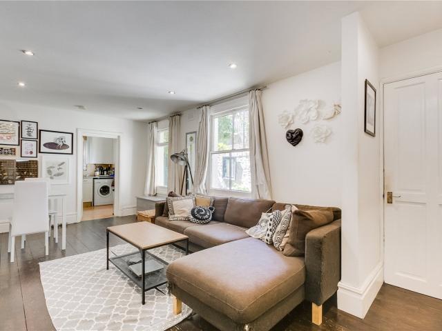 Apartment at Mayflower Road, Greater London