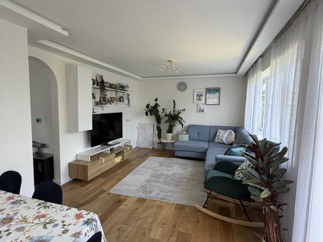 Apartment at May's Hill Road, Greater London