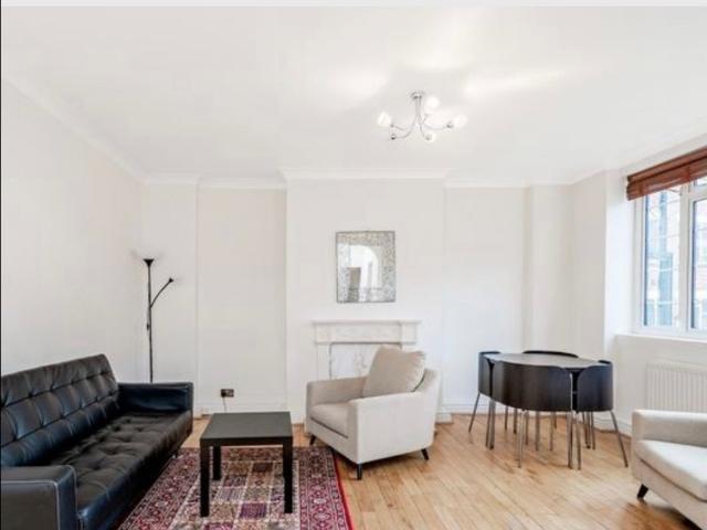 Apartment at Mackennal Street, City of Westminster