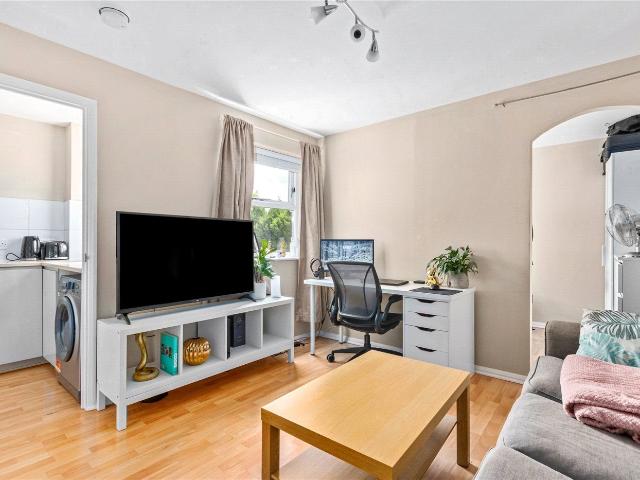 Apartment at Macmillan Way, Greater London
