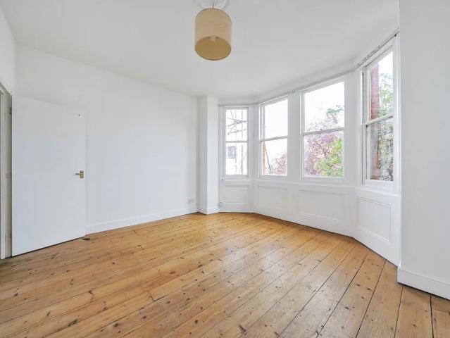 Apartment at Madeira Road, Greater London