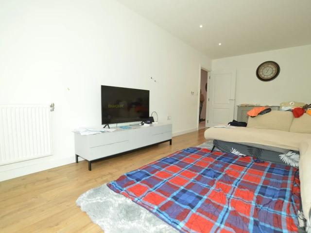 Apartment at Mahindra Way, Greater London