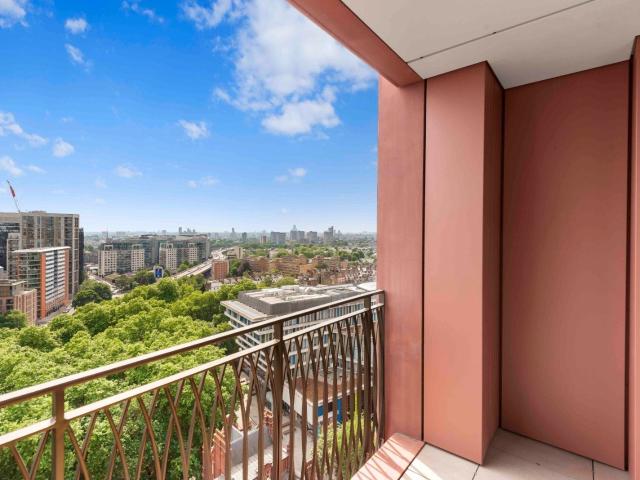 Apartment at Maida Avenue, City of Westminster