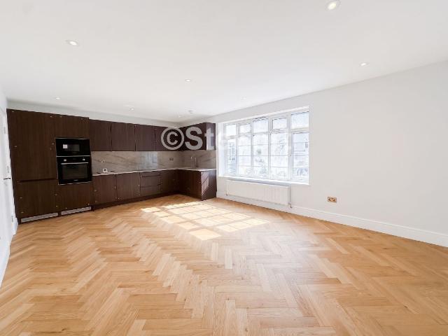 Apartment at Maida Vale, City of Westminster