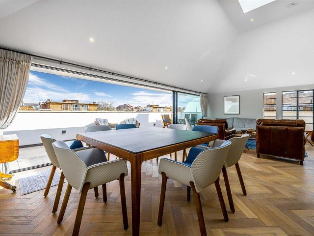 Apartment at Maida Vale, City of Westminster