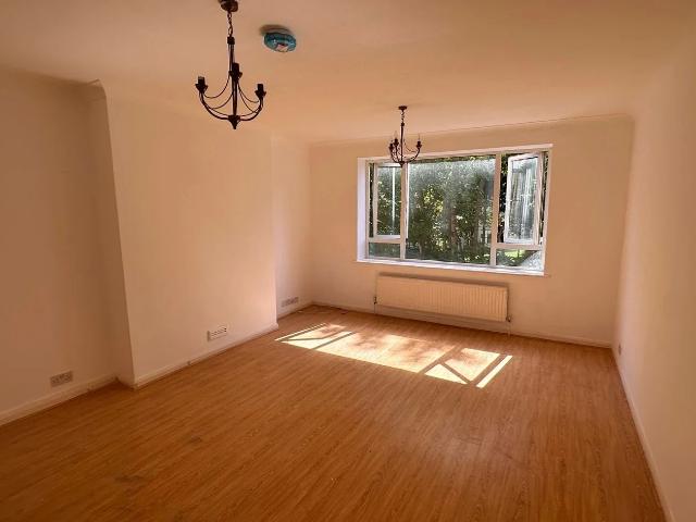 Apartment at Maida Vale, City of Westminster