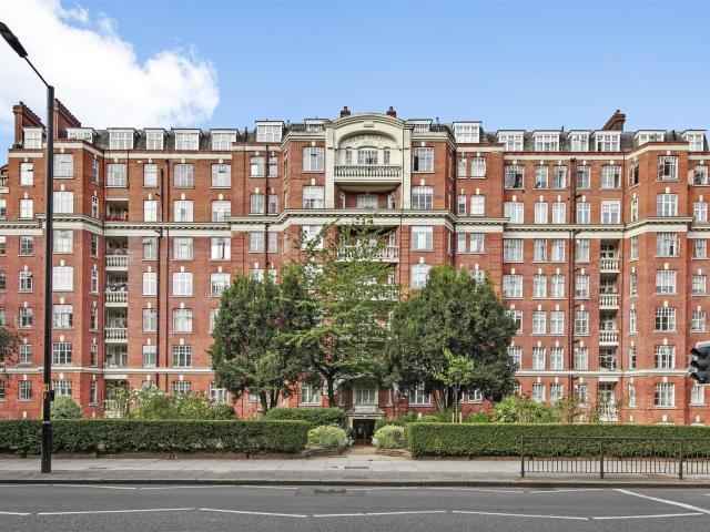 Apartment at Maida Vale, City of Westminster