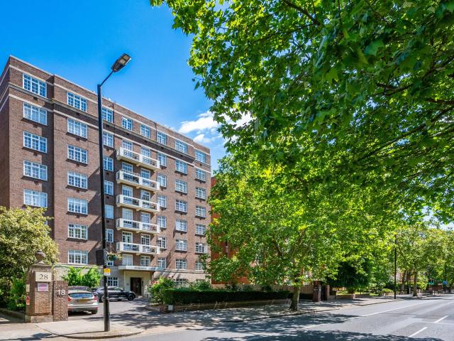 Apartment at Maida Vale, City of Westminster