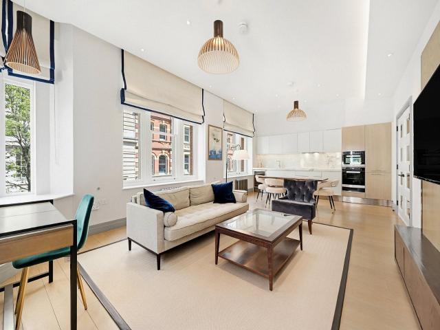Apartment at Maiden Lane, City of Westminster