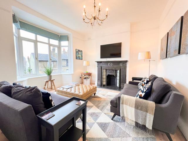 Apartment at Maidenstone Hill, Greater London