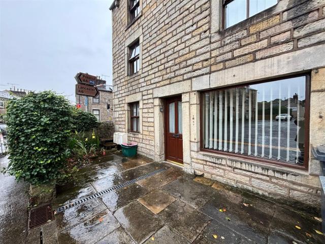 Apartment at Main Road, Lancaster