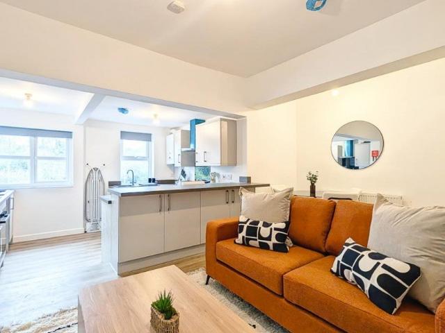 Apartment at Main Street, Nottingham