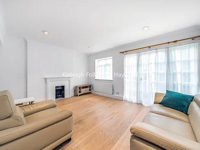 Apartment at Maitland Park Villas, Greater London