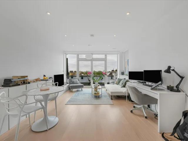 Apartment at Maitland Park Villas, Greater London