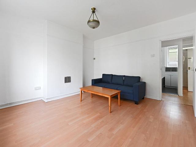Apartment at Malabar Way, Greater London