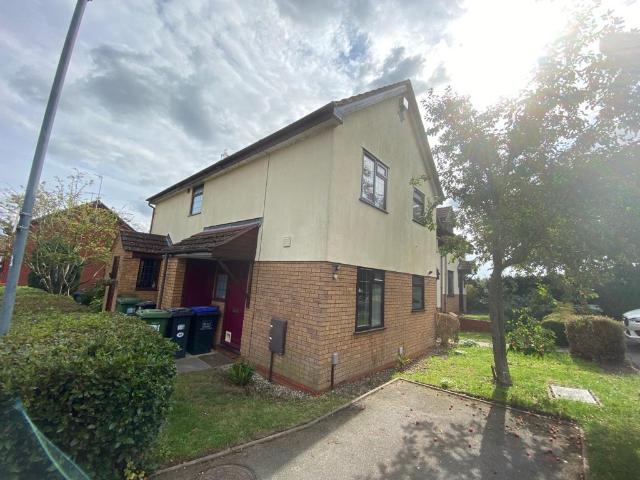 Apartment at Mallory Drive, Warwick