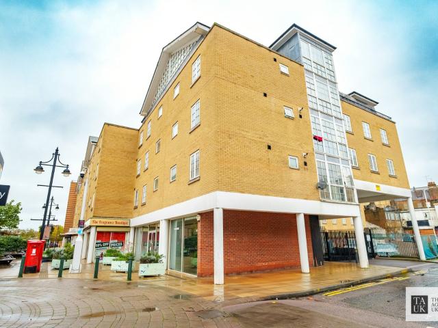 Apartment at Malt House Place, Greater London