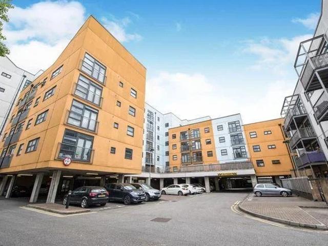Apartment at Maltings Close, Greater London