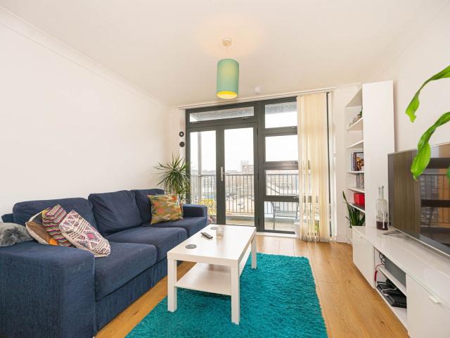 Apartment at Maltings Close, Greater London