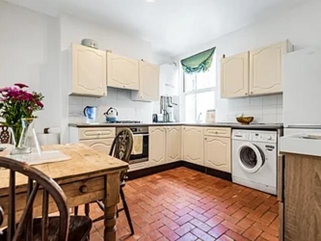 Apartment at Manchuria Road, Greater London