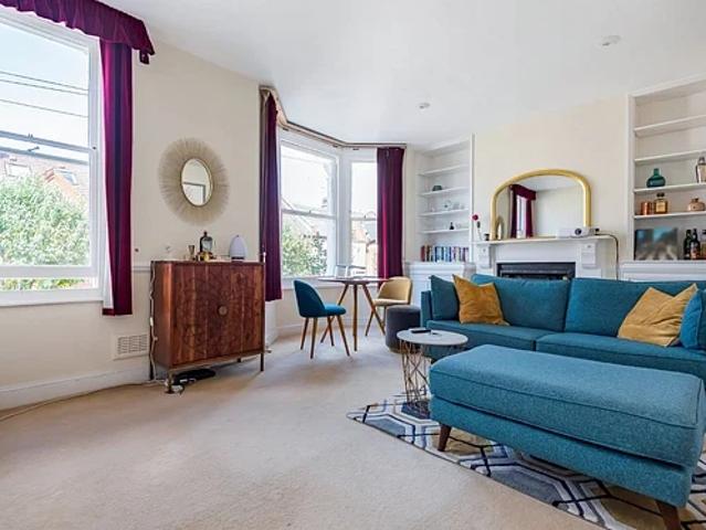 Apartment at Manchuria Road, Greater London