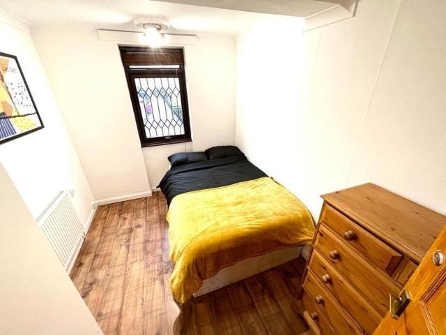 Room at Manchester Road, Greater London
