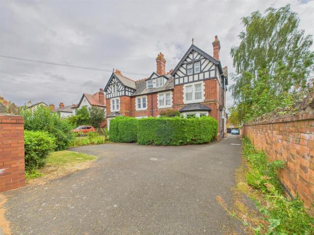 Apartment at Manby Road, Malvern Hills