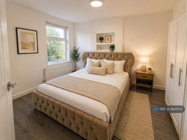 Room at Mandeville Road, Greater London