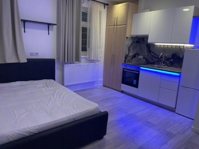 Room at Manor Drive, Greater London