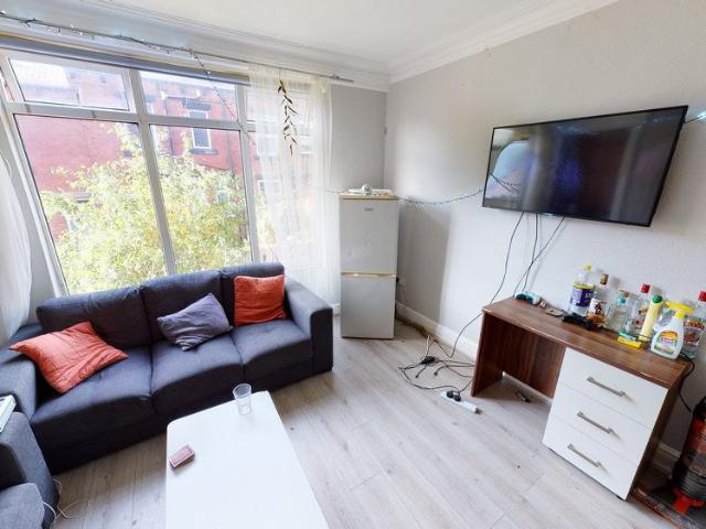 Apartment at Manor Drive, Leeds